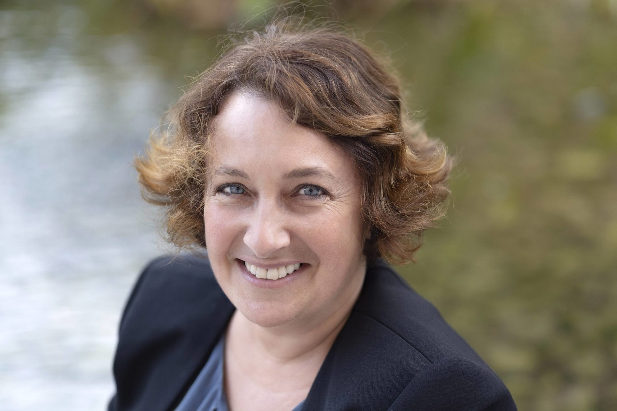 Isabelle Attard, "tout remettre dans l'ordre de l'anarchie" - Radio Parleur